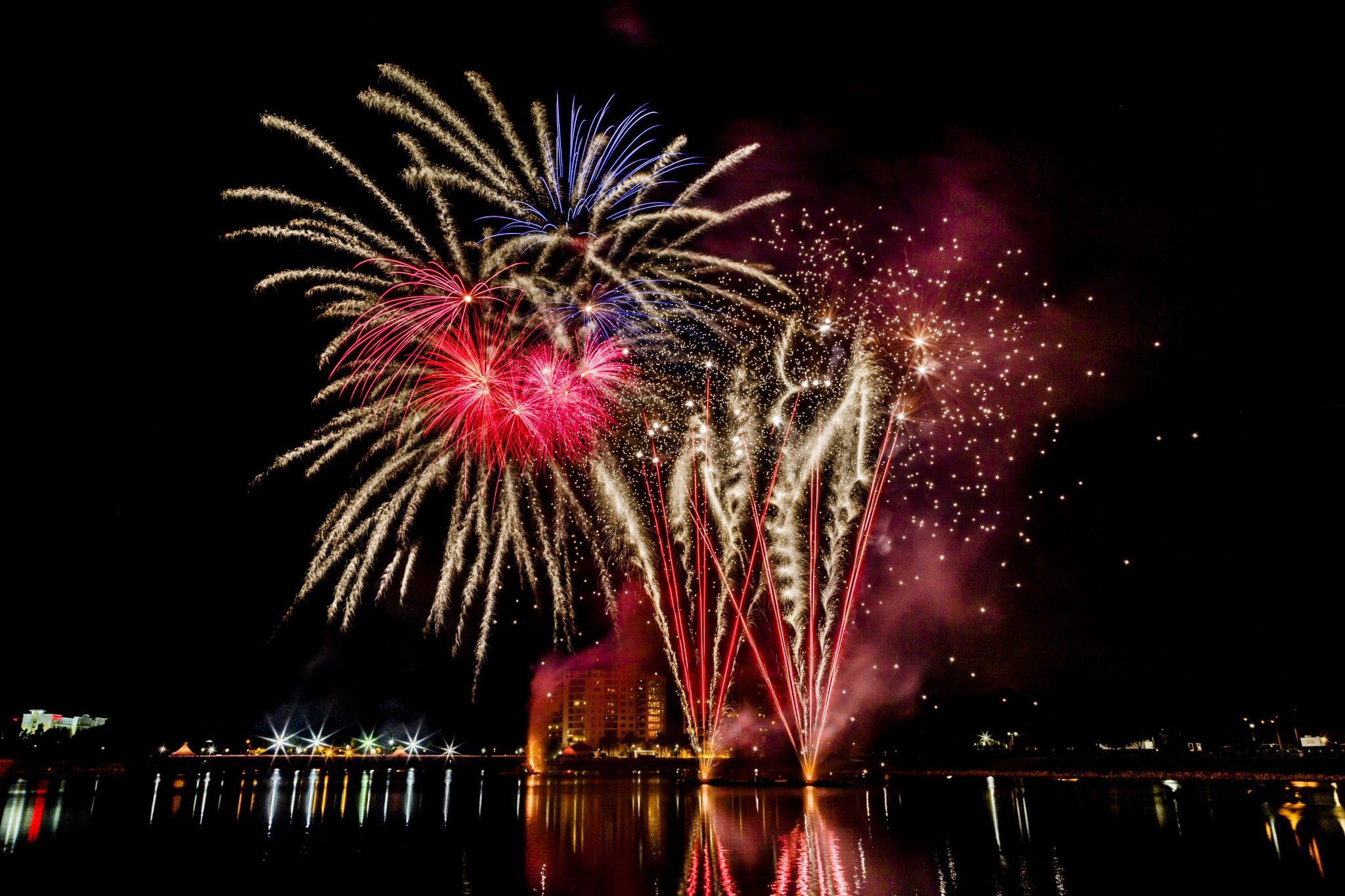 13,000 bursts illuminate the night sky at Red Hot & Boom - PR Firm Orlando